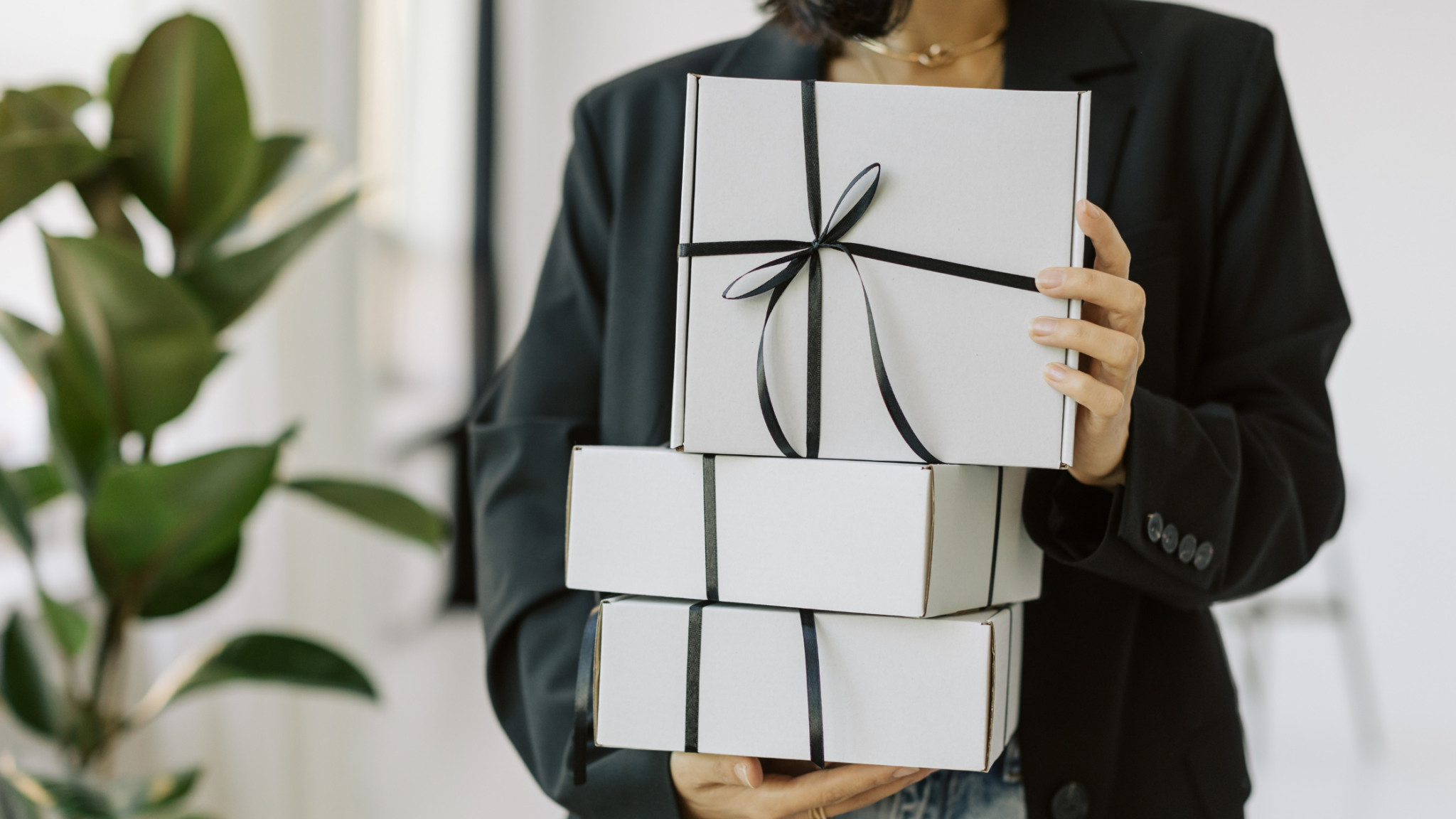 Influencer Gifting Campaign: A Guide to Success - Referwo